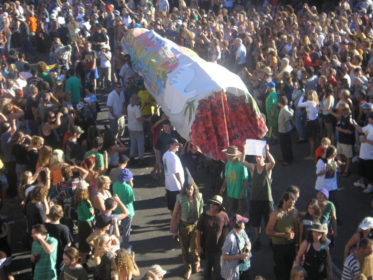 Big Joint Mardigrass2006 Parade